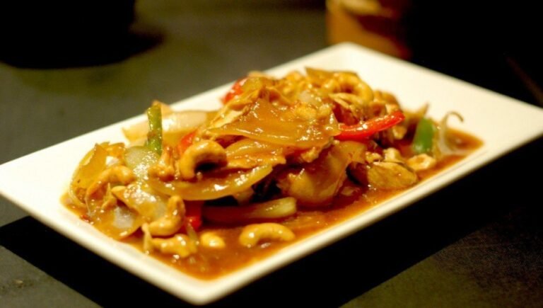 Chicken with Cashewnuts in Yellow Bean Sauce | Romford China Town